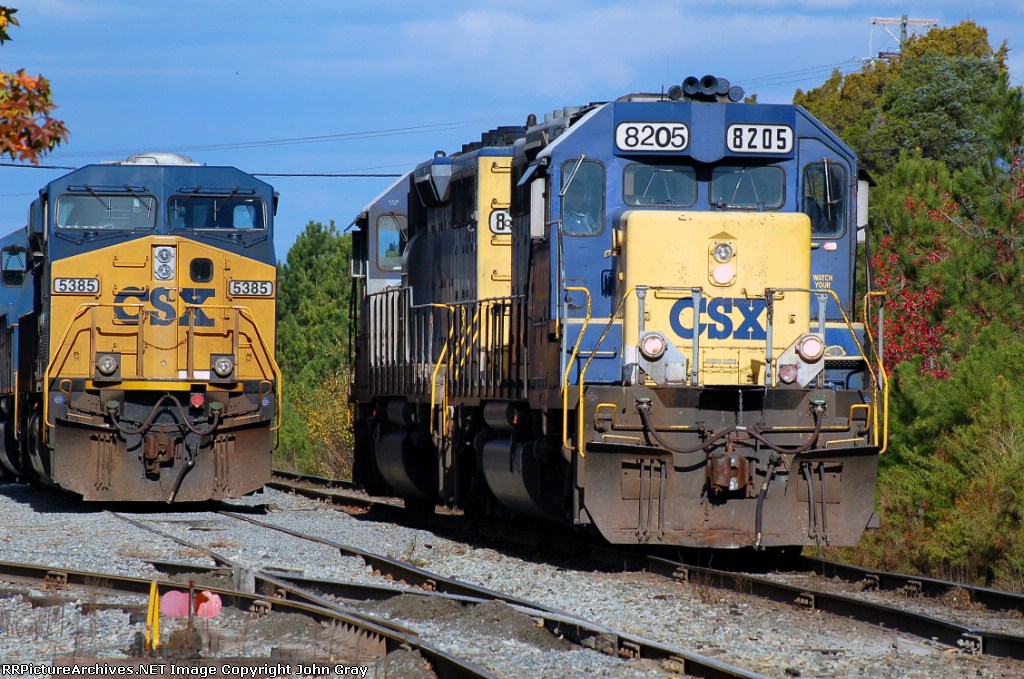 The Old and The New: CSXT 8205(SD40-2) ex SBD 3577(SD40-2), SBD 8205(SD40-2), built as L&N 3577 ...